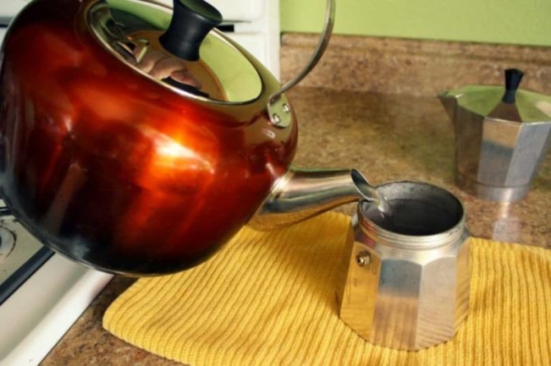 How To Use A Moka Pot To Make Delicious Coffee On The Stove