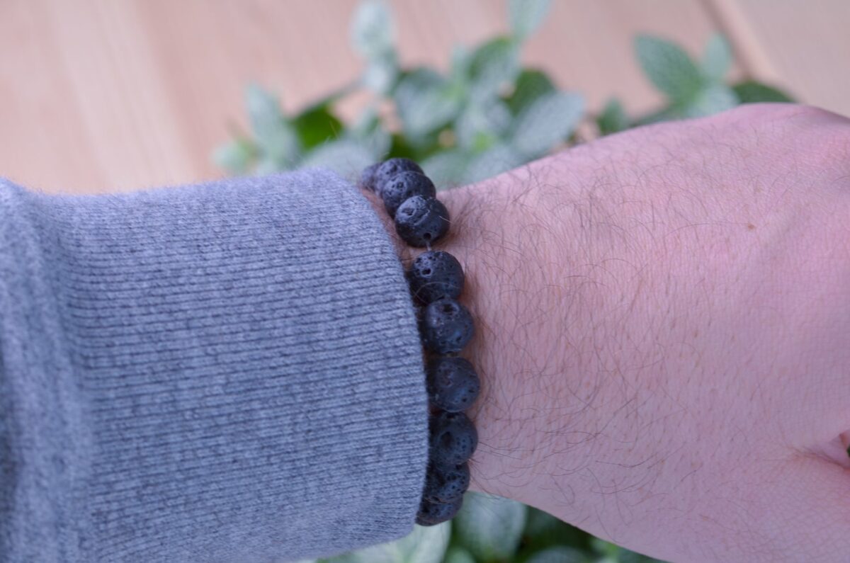 How To Use A Diffuser Bracelet